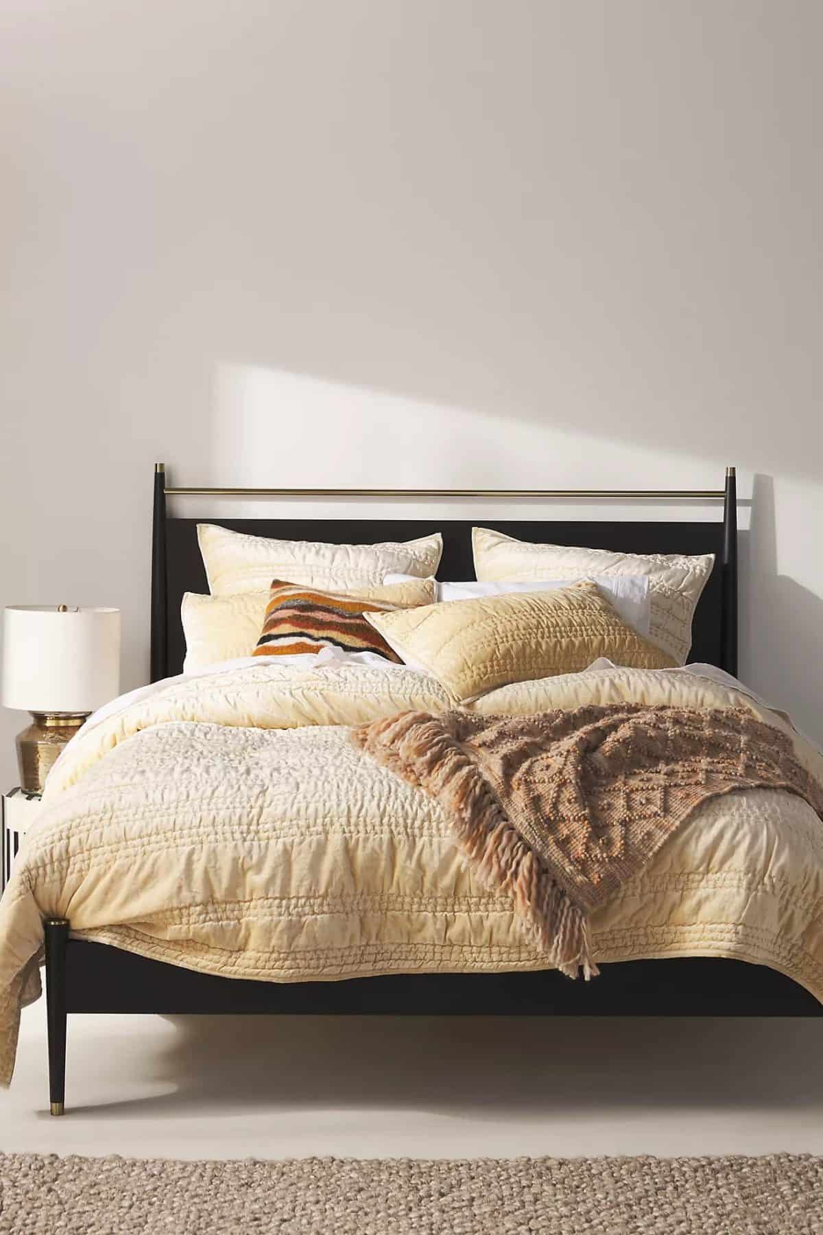 16 Neutral Beige Bedroom Decor Ideas